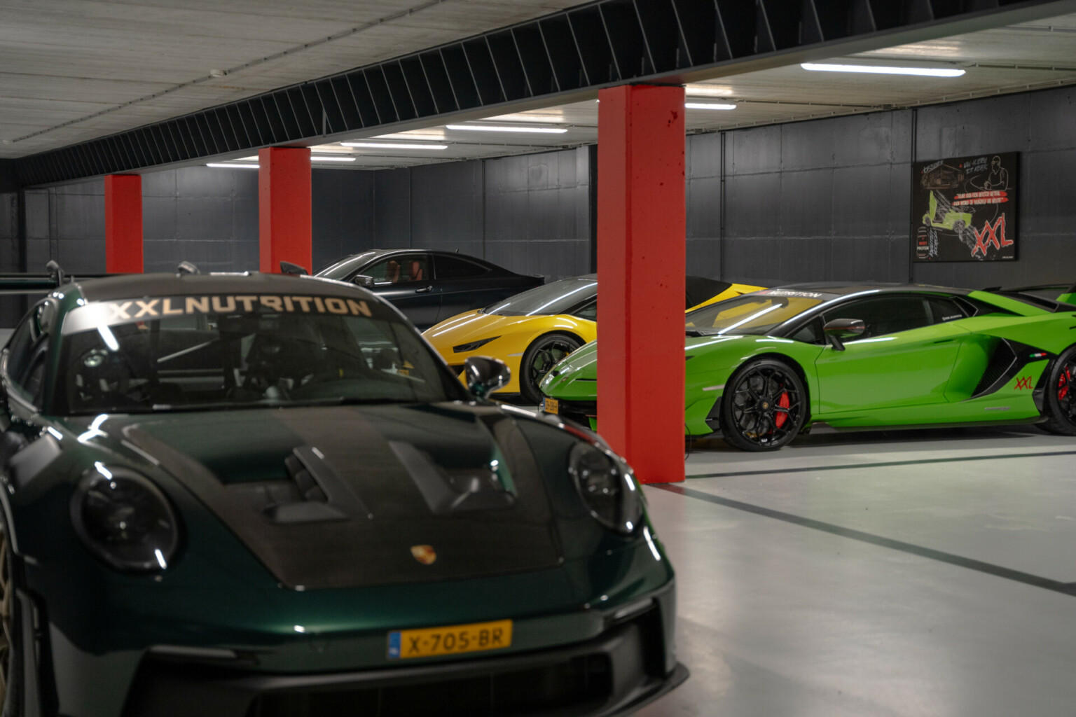 René van der Zel over zijn nieuwe Porsche GT3 RS en bizarre autocollectie - DAY1 Lifestyle